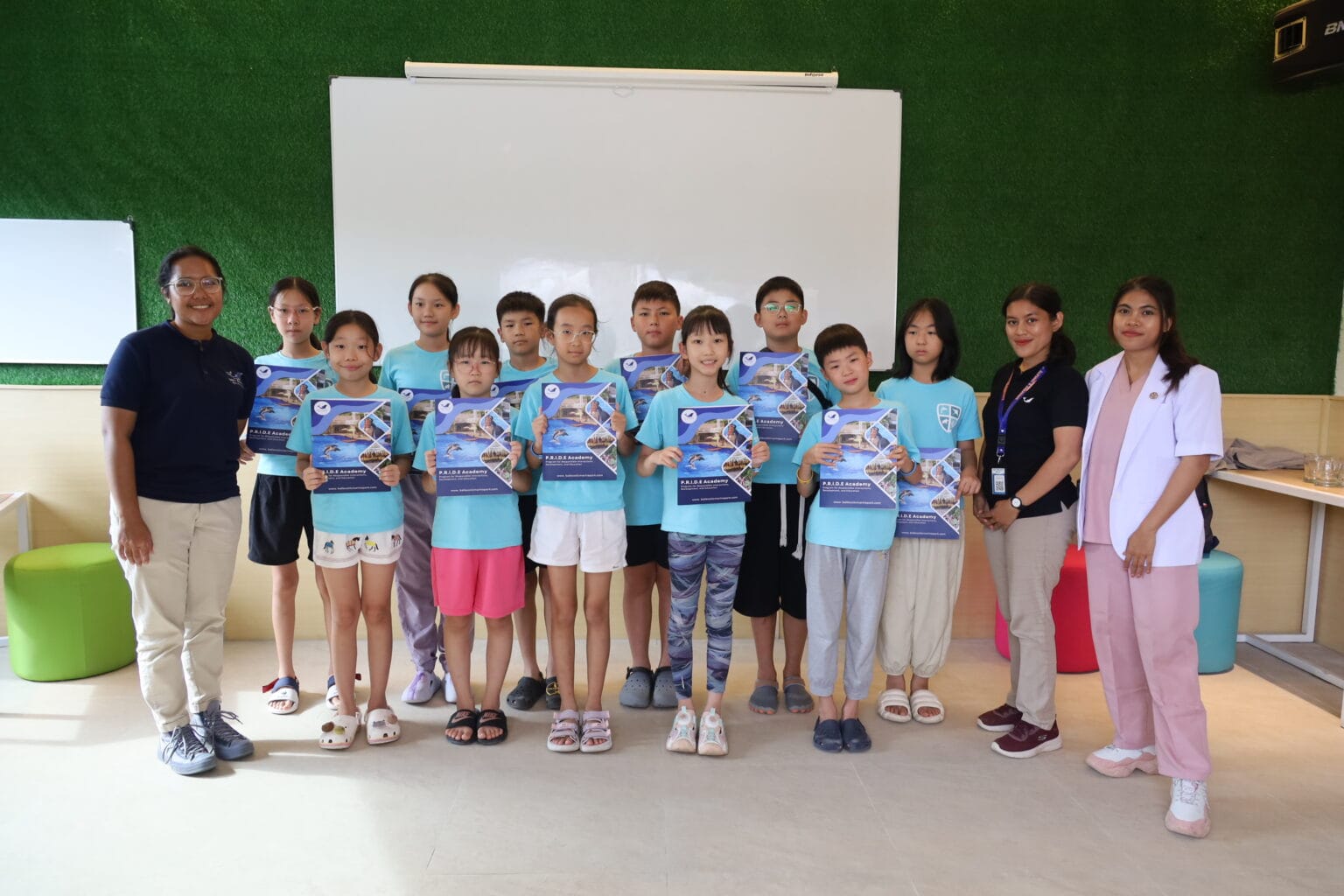 Bali Exotic Marine Park에서 돌고래와 함께 수영 - Bali Dolphin Marine Park